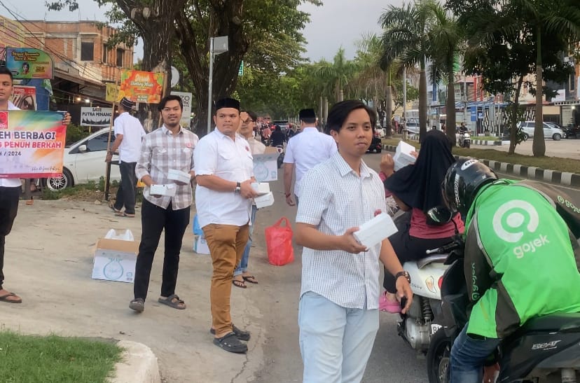 Syukuran Kemenangan Prabowo-Gibran, Projo Aceh Berbagi Berkah Ramadan ...